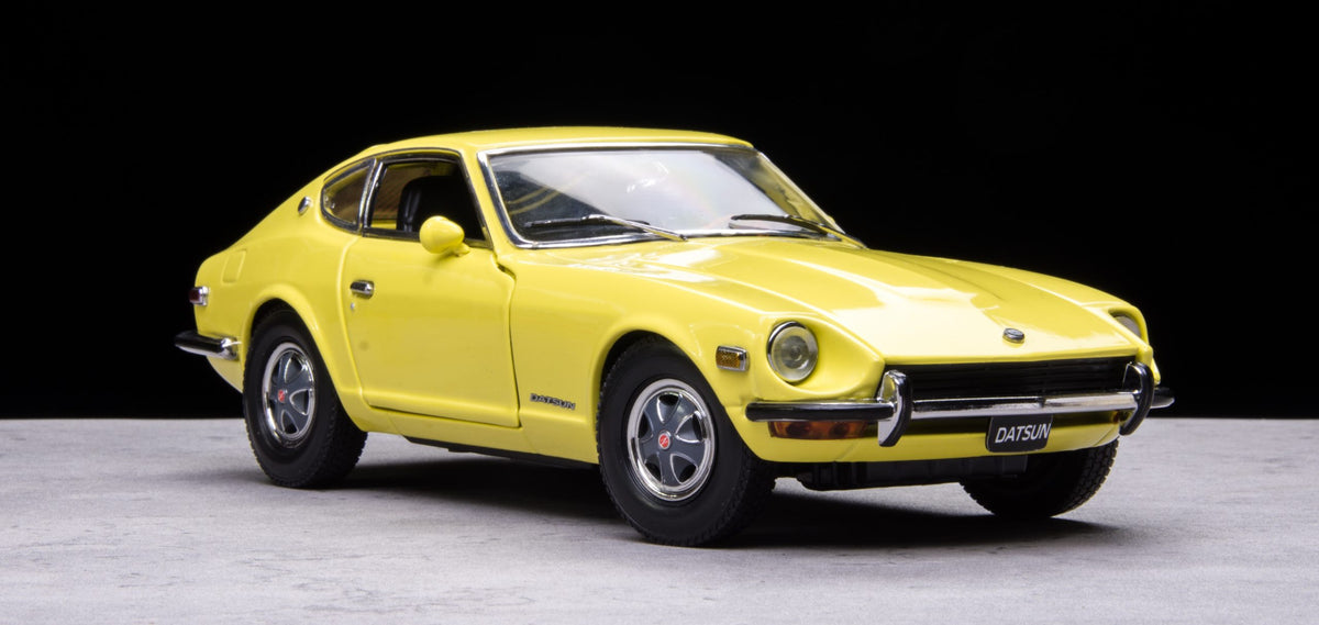 1972 Datsun 240z (Yellow) 1:18 Diecast – Fast Lane Classic Cars